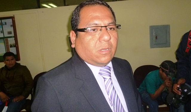 Declaran reo contumaz a exfuncionario Marco Rivera Caspa ...